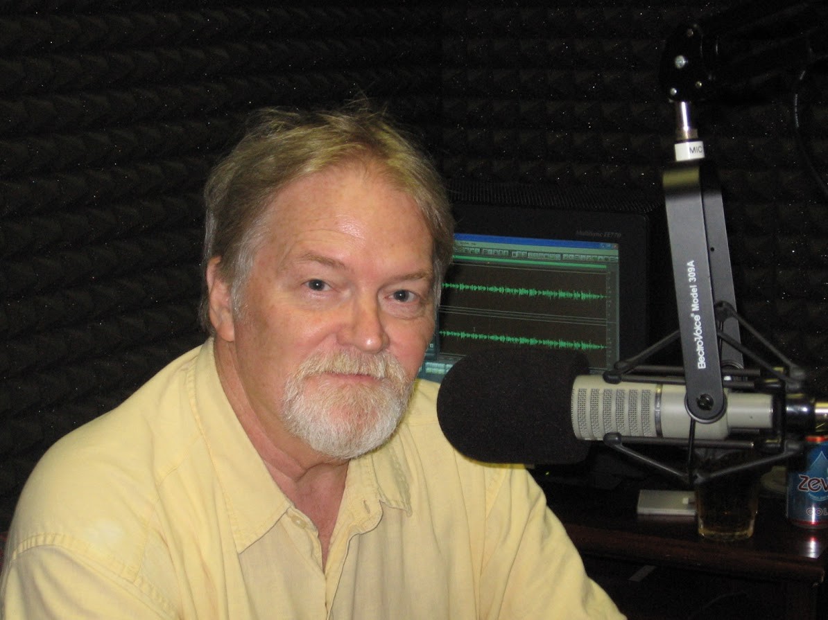 Ron-Stutts-at-Mike-Red-Eye-Removed - Chapelboro.com