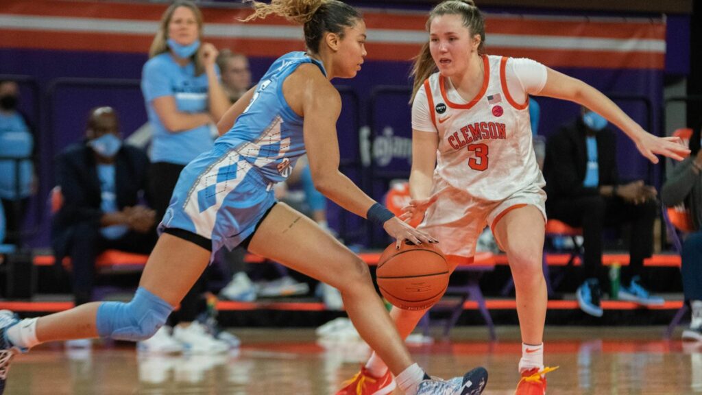 Stephanie Watts Scores 26 Points to Lead UNC Women's Basketball Past ...