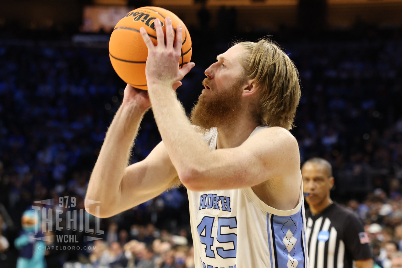 UNC's Brady Manek Wins 2022 Riley Wallace Award - Chapelboro.com