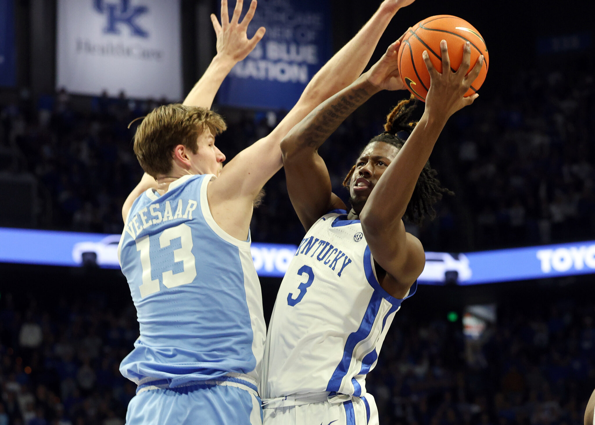 Derek Dixon's Late Buckets Lead UNC Men's Basketball Past No. 18 ...