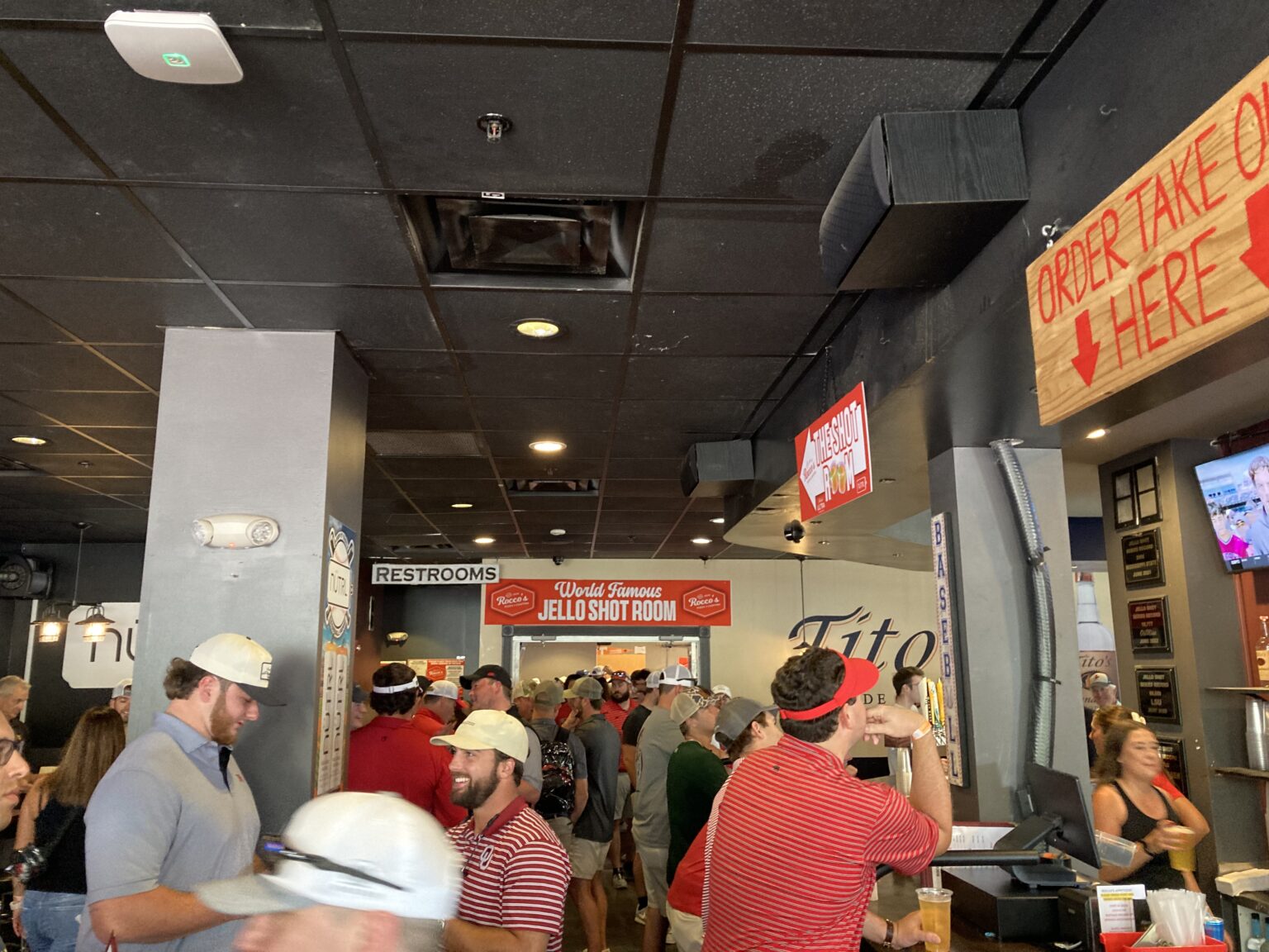 The Omaha Diaries, Day 4: Scenes from Rocco's - Chapelboro.com